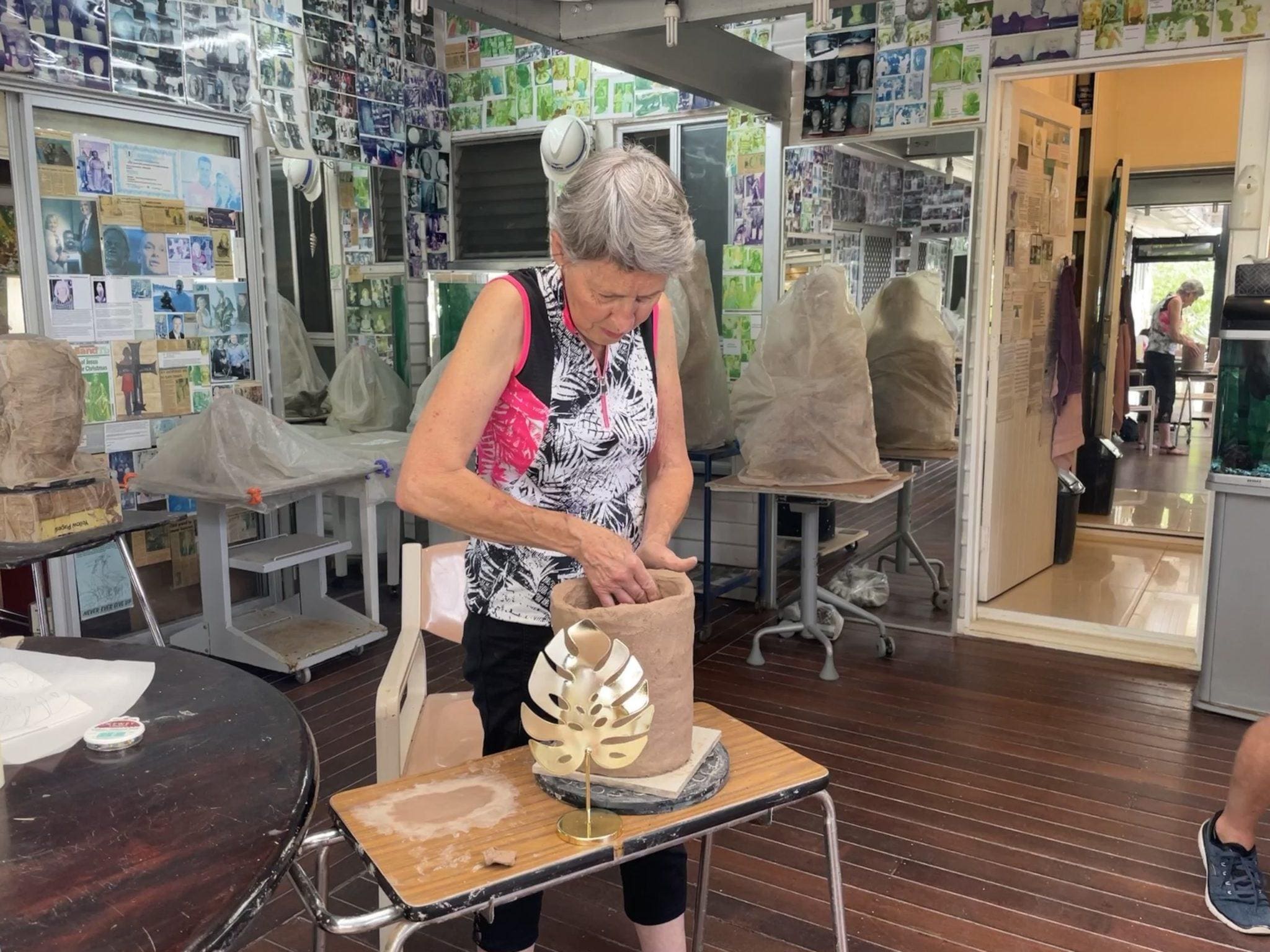 Clay is used to create a pot with lights - Georgettes Art